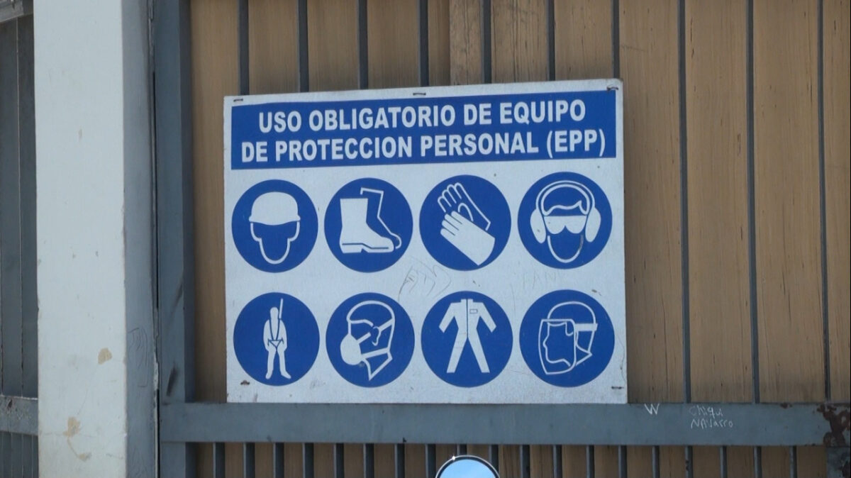 Trabajadores en obra de construcción laboran sin EPP's