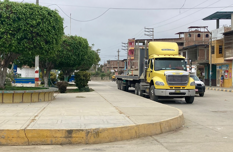 Parque de Pampa Grande convertido en estacionamiento de vehículos de ...